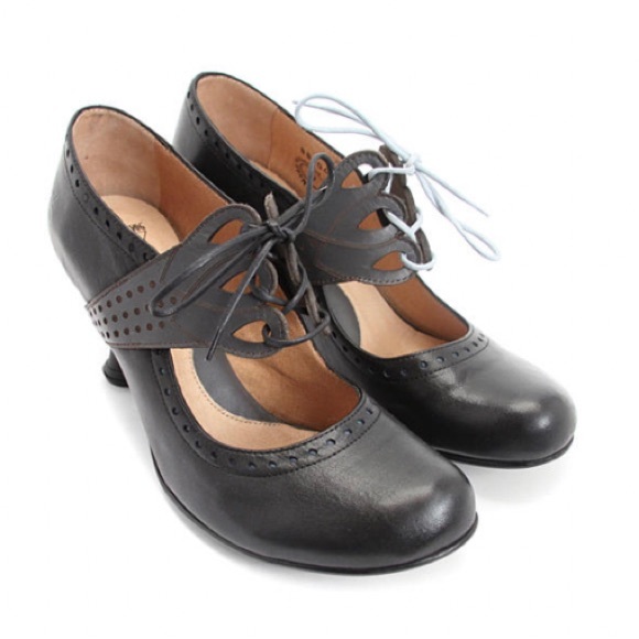 John Fluevog | Shoes | John Fluevog Bellevue Mollie Johnson Laceup Mary ...